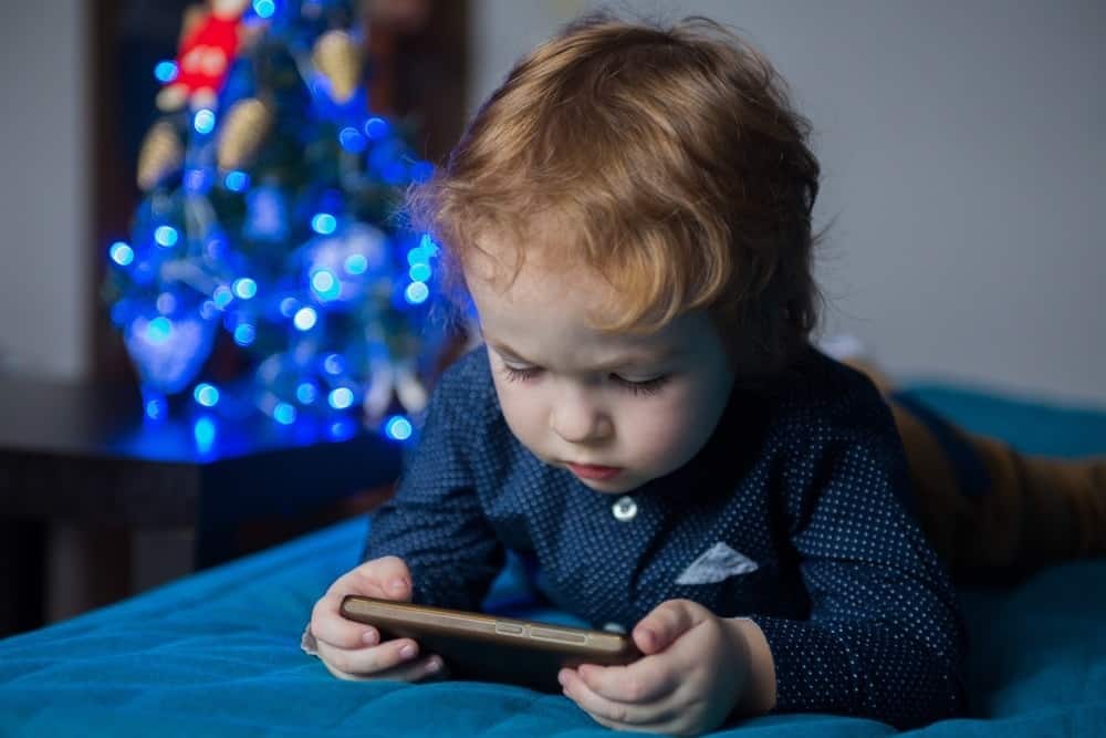 How to Keep Smartphones from Affecting Your Child's Mental Health ... How to Keep Smartphones from Affecting Your Child's Mental Health ...